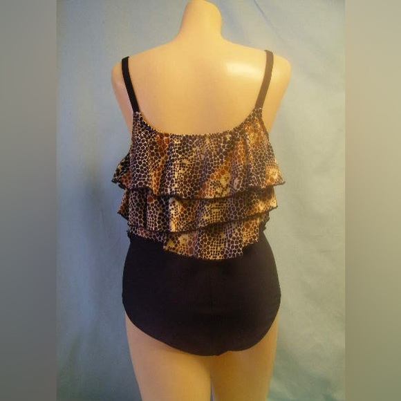 Ceeb | Swim | Nwt Triple Ruffle Swimsuit 85 Nylon 5 Lycra 1350406 ...